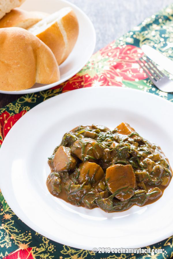 Romeritos en mole con nopales y papas. Receta | Cocina Muy Facil