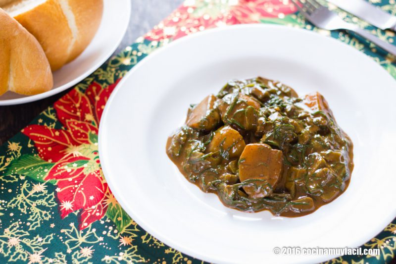 Romeritos en mole con nopales y papas. Receta | Cocina Muy Facil